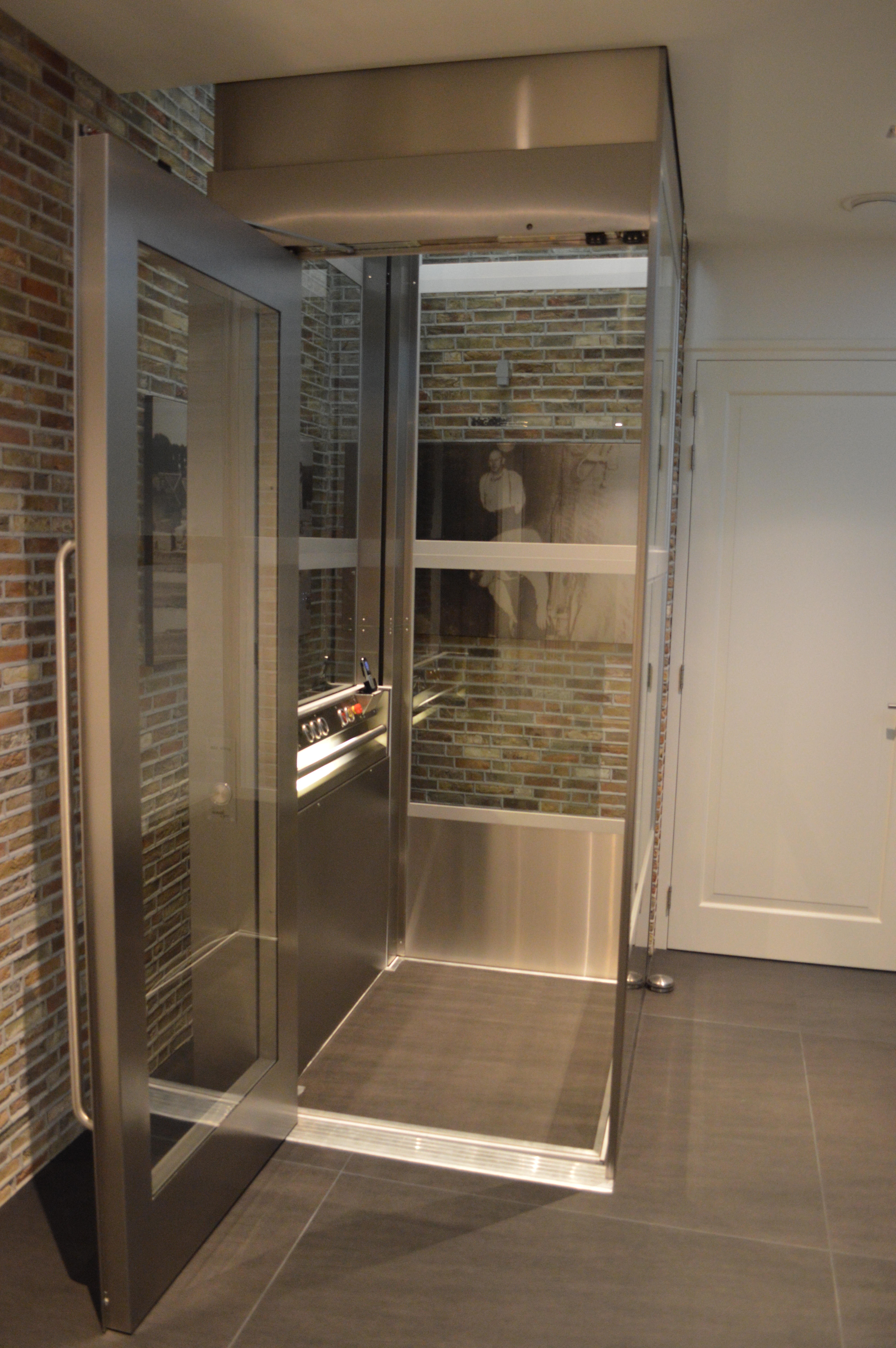 Monte-personne, élévateur NAMI LIFT fabriqué en Suède | ASCIER