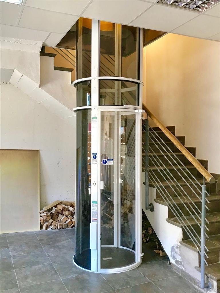 Ascenseur pneumatique PVE, design exclusif, circulaire et panoramique